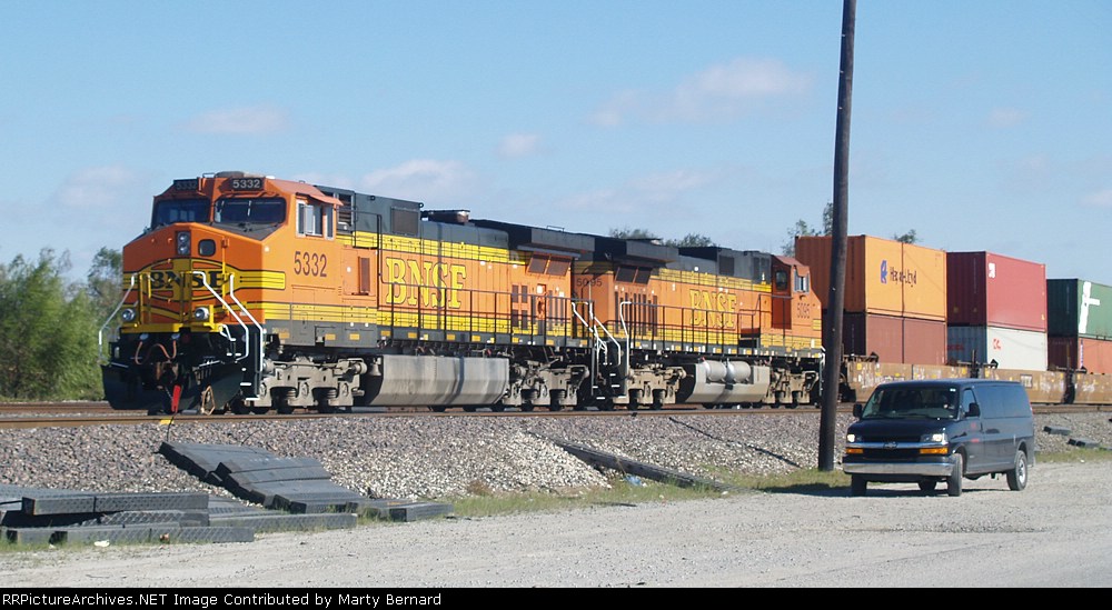 BNSF 5332 and 5095 Ready to Go West from Avondale Yard